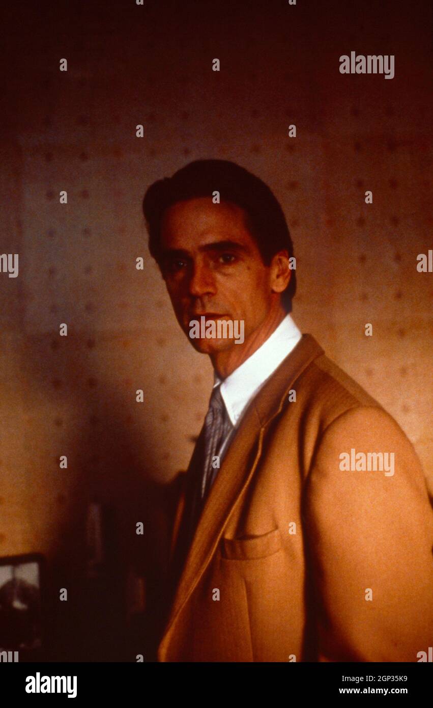 M. BUTTERFLY, Jeremy Irons, 1993. © Geffen Pictures / courtesy Everett ...
