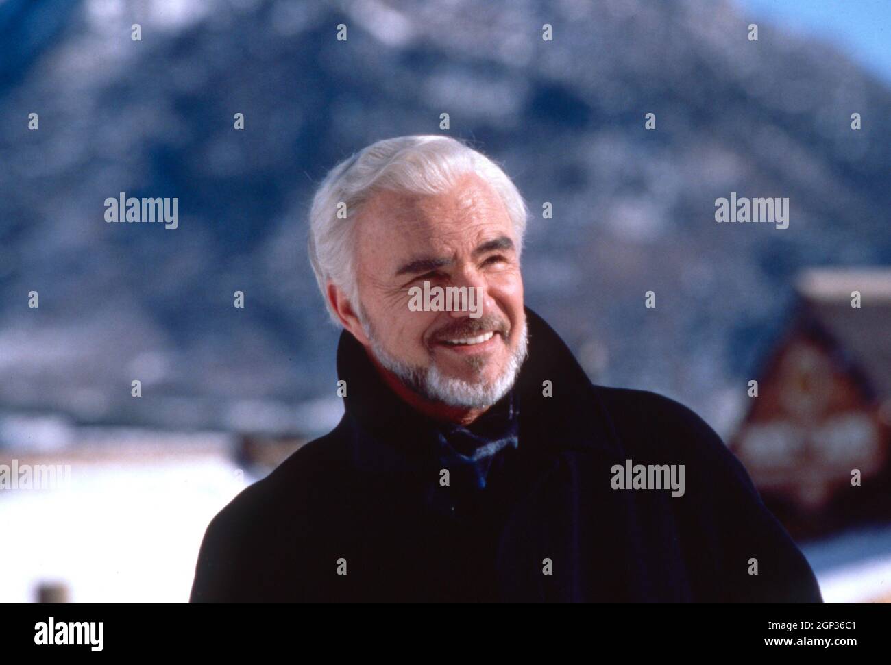 MYSTERY, ALASKA, Burt Reynolds, 1999. ph. Bob McEwan / © Buena Vista ...