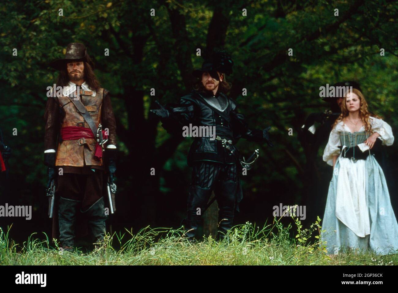 THE MUSKETEER, from left: Justin Chambers, Tim Roth, Mena Suvari, 2001 ...