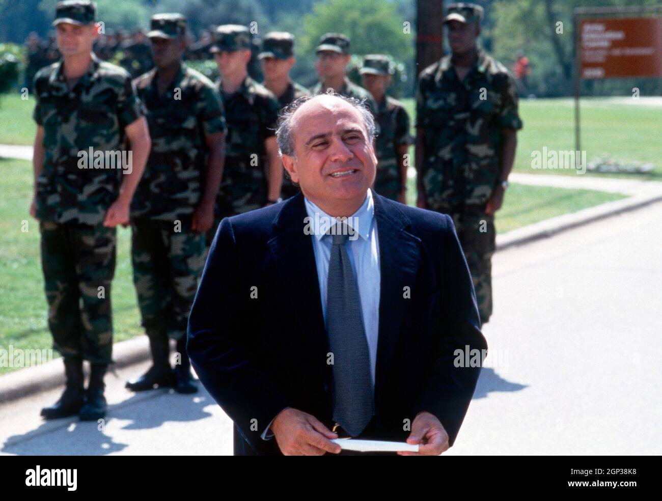 RENAISSANCE MAN, Danny DeVito (foreground), 1994. ph: Ron Batzdorff ...