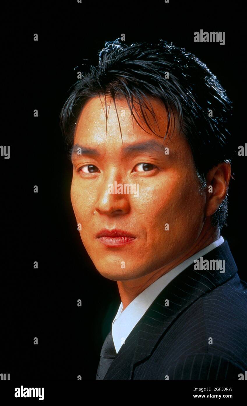 SHIRI, (aka SWIRI), Han Suk-kyu, 1999. ph: © Samuel Goldwyn Films ...