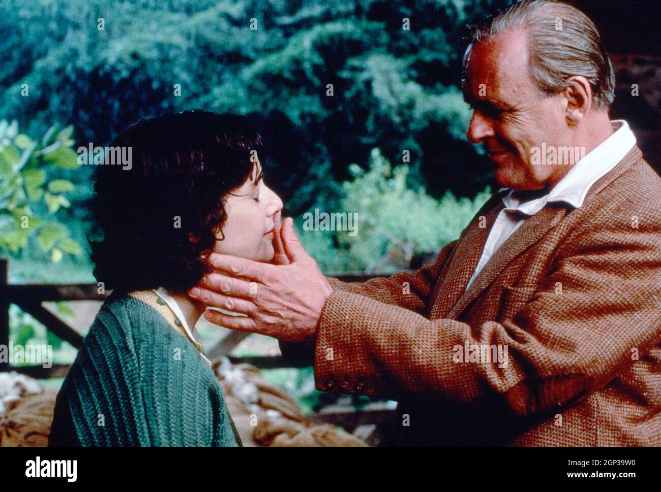 SHADOWLANDS, from left: Debra Winger as Joy Davidman, Anthony Hopkins ...