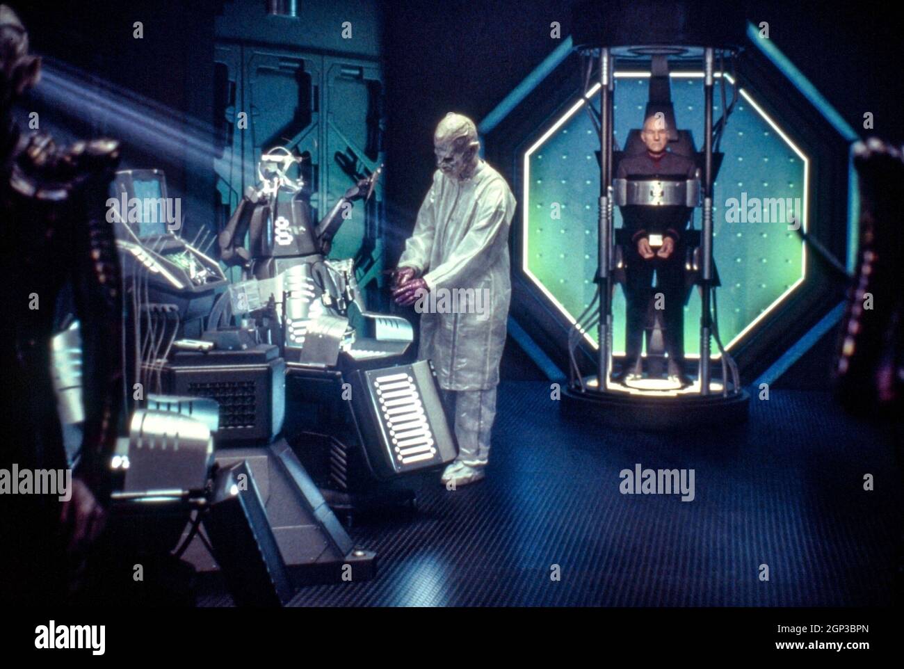STAR TREK: NEMESIS, from left: Ron Perlman, Patrick Stewart, 2002. ph ...