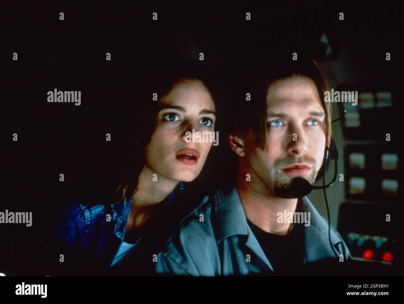 SUB DOWN, from left: Gabrielle Anwar, Stephen Baldwin, 1997. ph. Didier Bavarel / © Trimark ...