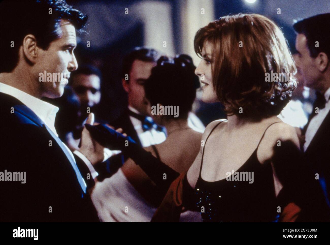 Rene russo thomas crown affair hi-res stock photography and images - Alamy