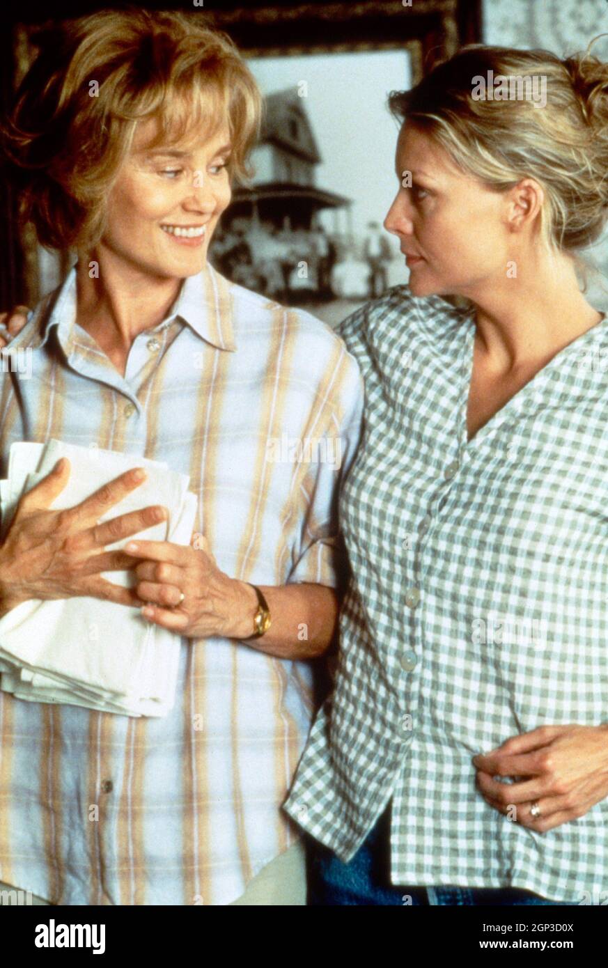 A THOUSAND ACRES, from left: Jessica Lange, Michelle Pfeiffer, 1997. ph ...