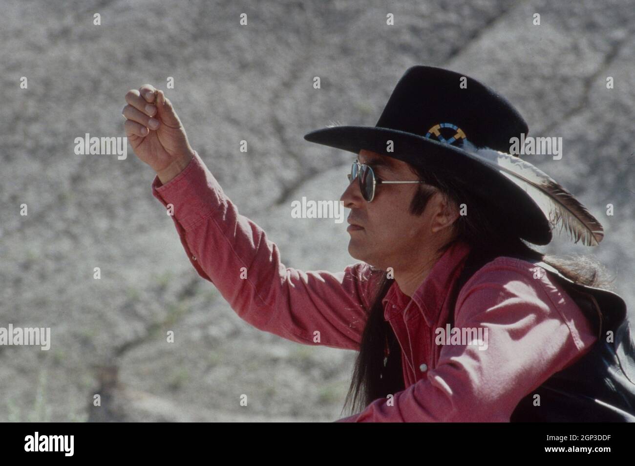 THUNDERHEART, Graham Greene, 1992. ph: Elliott Marks / ©TriStar ...