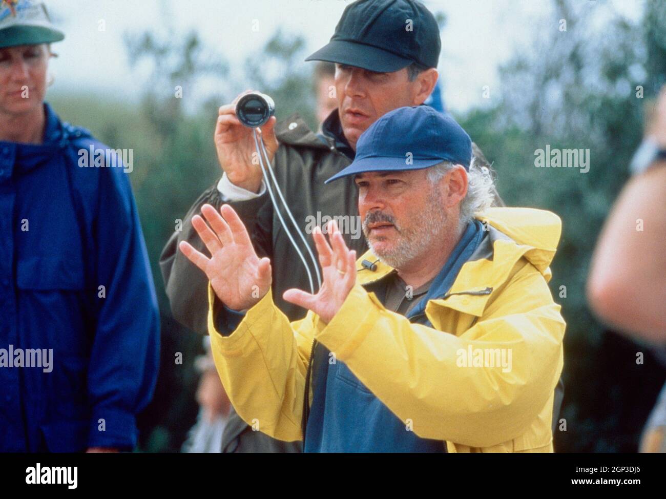 TO GILLIAN ON HER 37TH BIRTHDAY, cinematographer Tim Suhrstedt (center ...