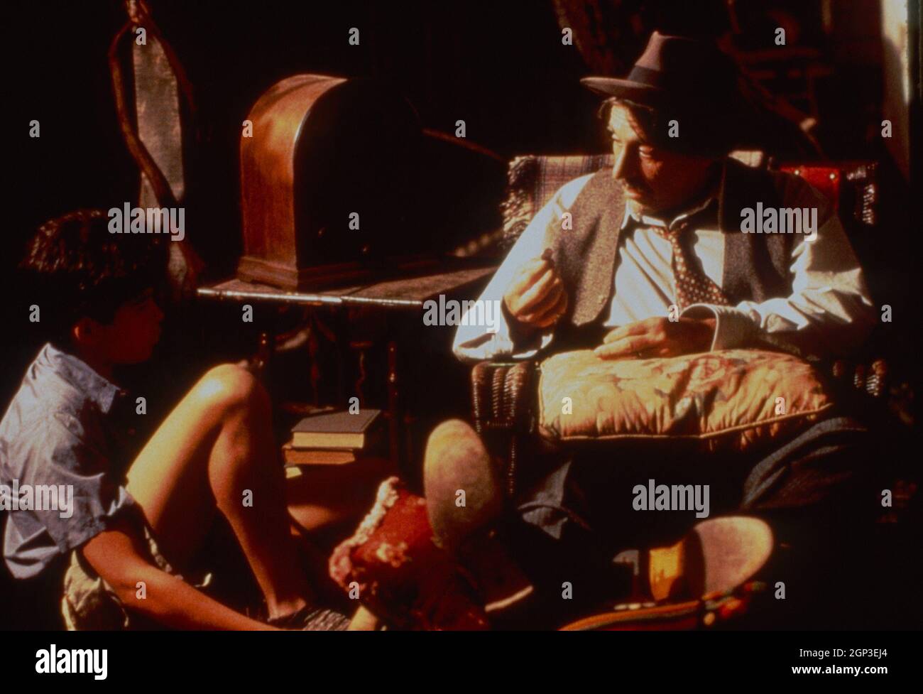 TWO BITS, from left: Jerry Barone, Al Pacino, 1995. ph: ©Miramax ...