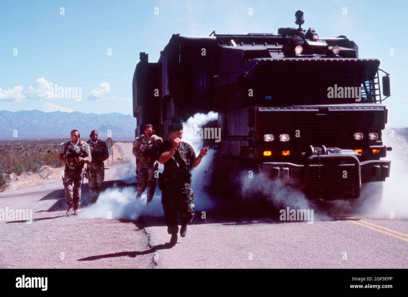 UNIVERSAL SOLDIER, from left: Dolph Lundgren, Tommy 'Tiny' Lister, Ralf ...
