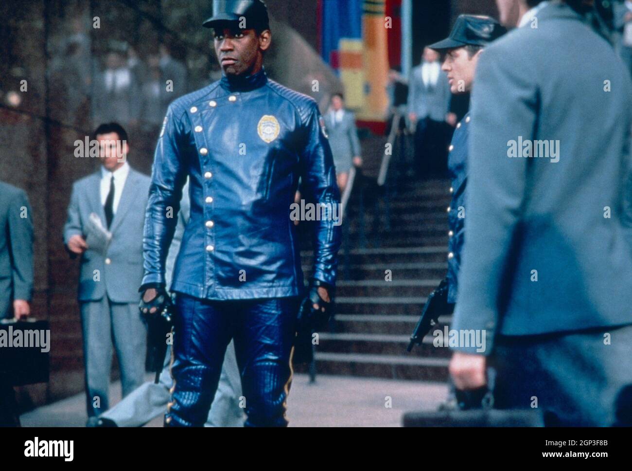 VIRTUOSITY, Denzel Washington (center), 1995. ph: © Paramount /courtesy ...