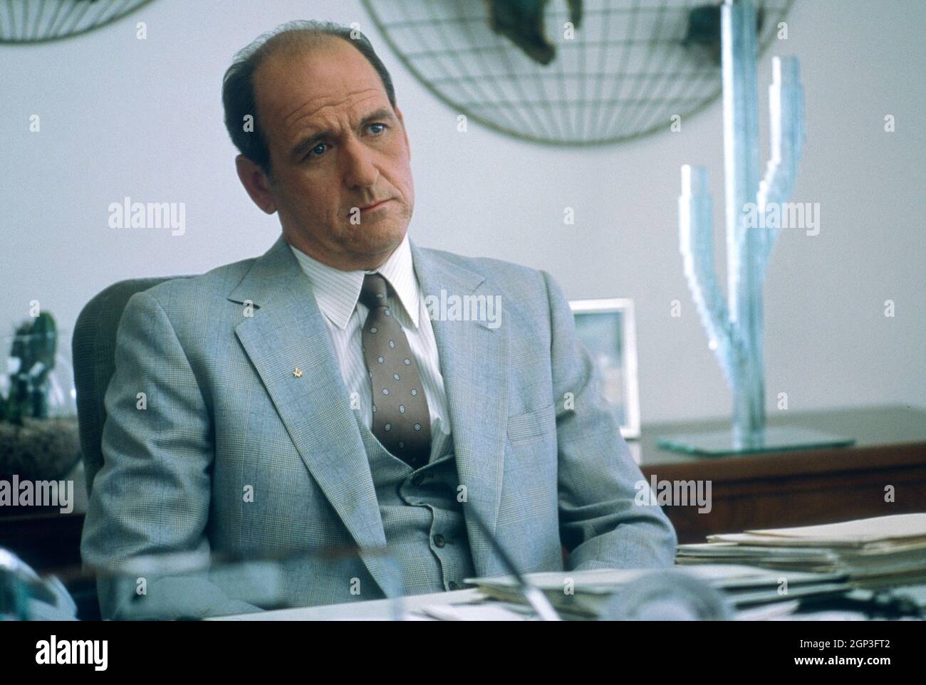 WHAT PLANET ARE YOU FROM?, Richard Jenkins, 2000. ph: © Columbia ...