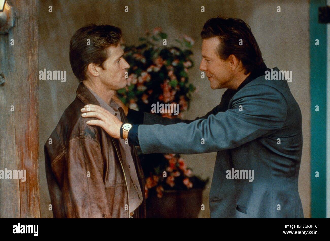 WHITE SANDS, from left: Willem Dafoe, Mickey Rourke, 1992. ph: © Warner ...
