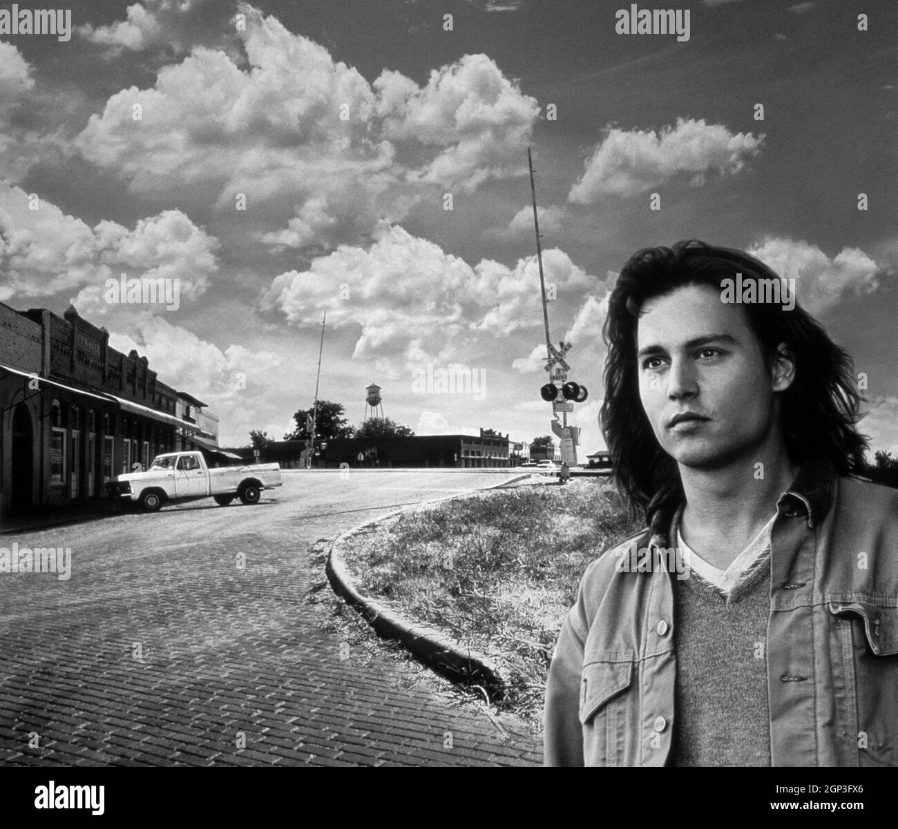 WHAT'S EATING GILBERT GRAPE?, Johnny Depp, 1993. ph: © Paramount ...