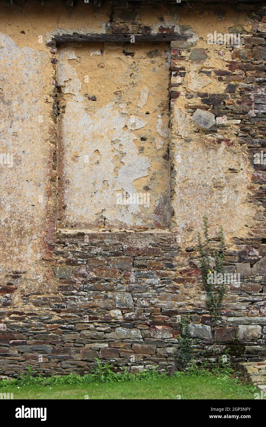 ruined stone building in france Stock Photo - Alamy