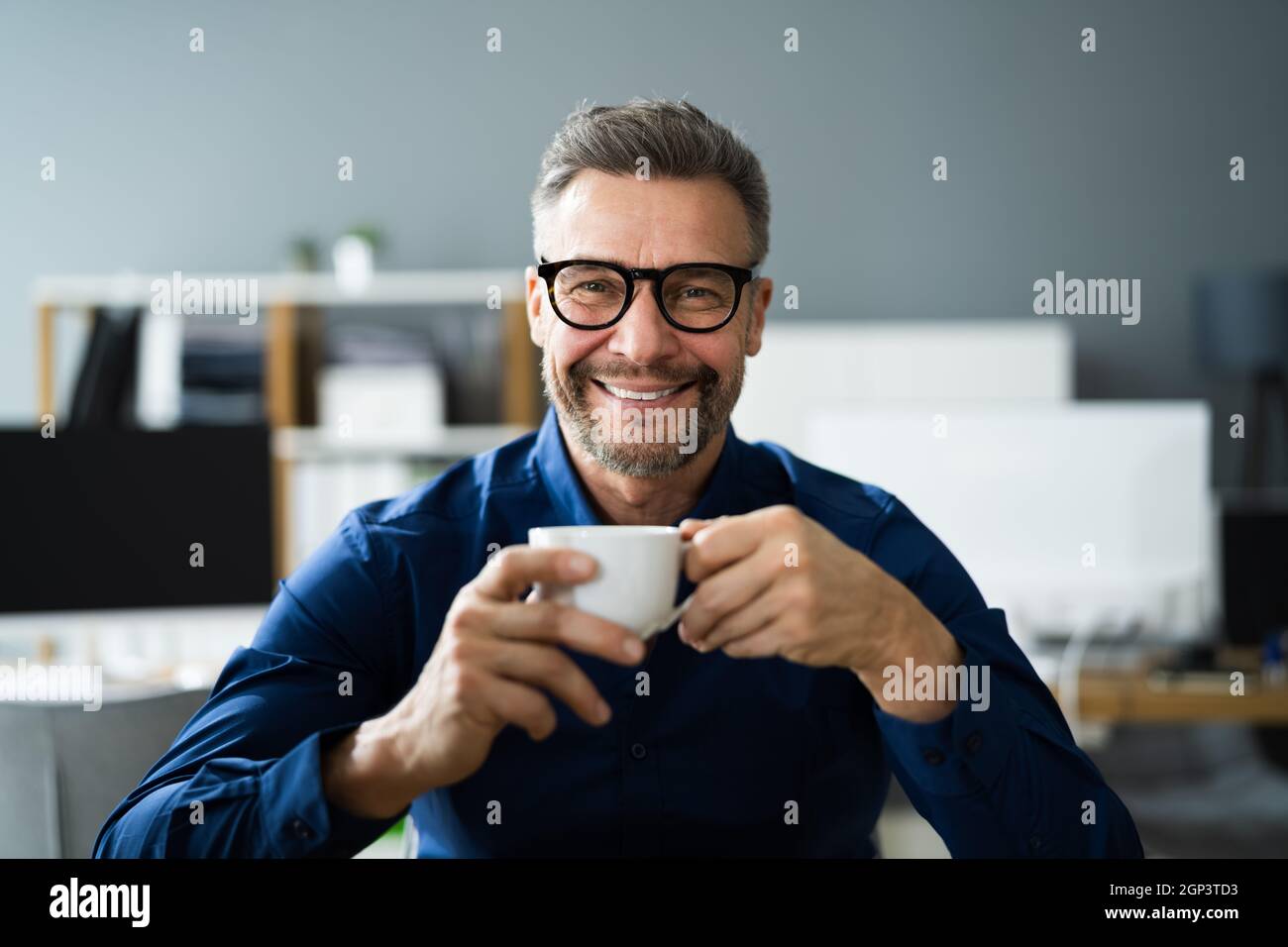 Online Virtual Coffee Break Using Video Conference Stock Photo - Alamy
