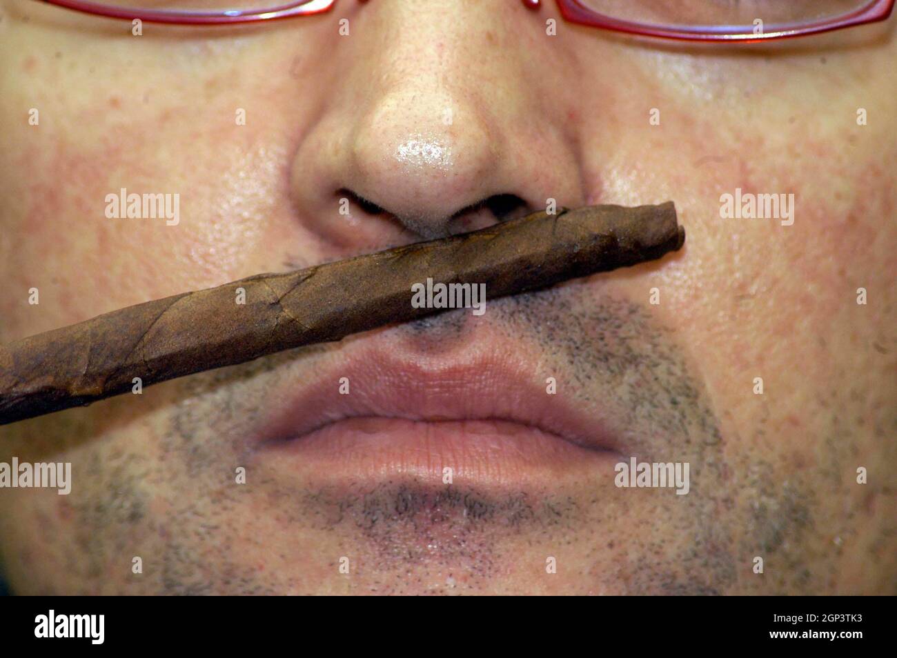 Cigarette cigarillo hi-res stock photography and images - Alamy