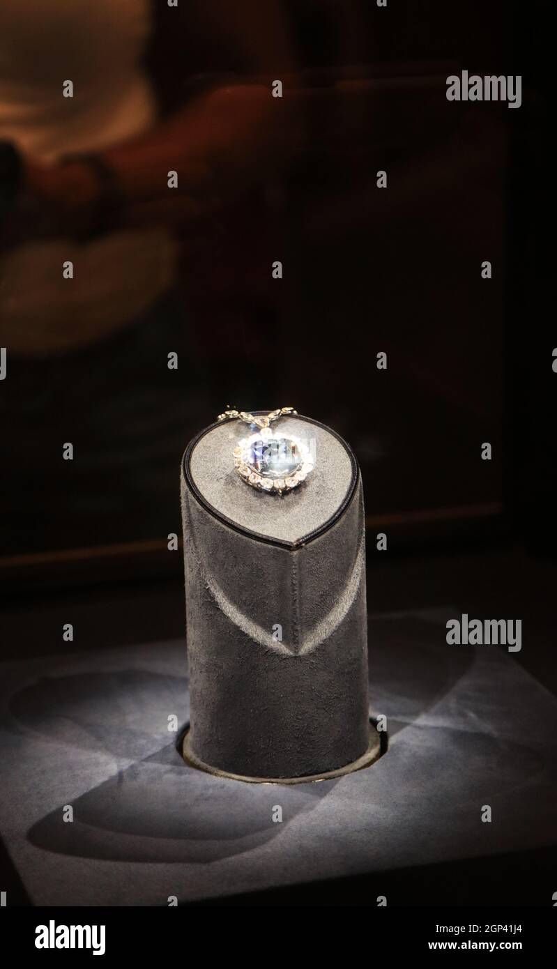 Mineral displays hi-res stock photography and images - Alamy