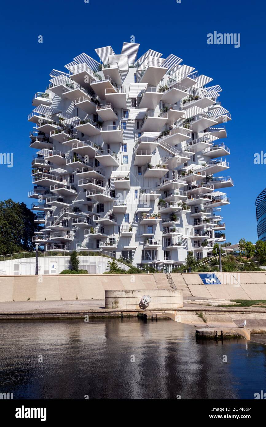 Modern building " L'Arbre Blanc ", Les Berges du Lez, Montpellier ...