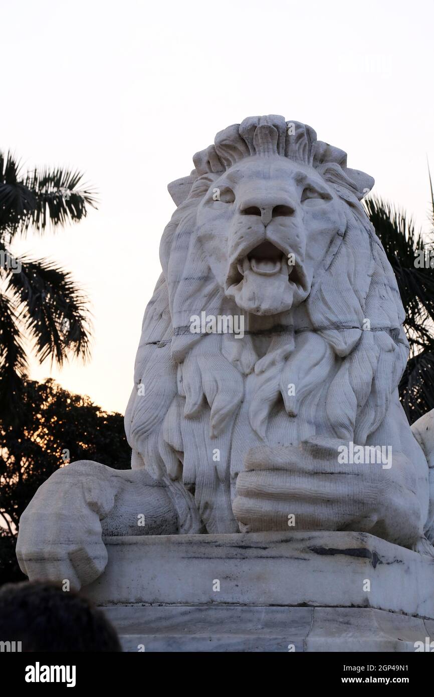 Antique Lion Statue at Victoria Memorial Gate, Kolkata, India Stock ...