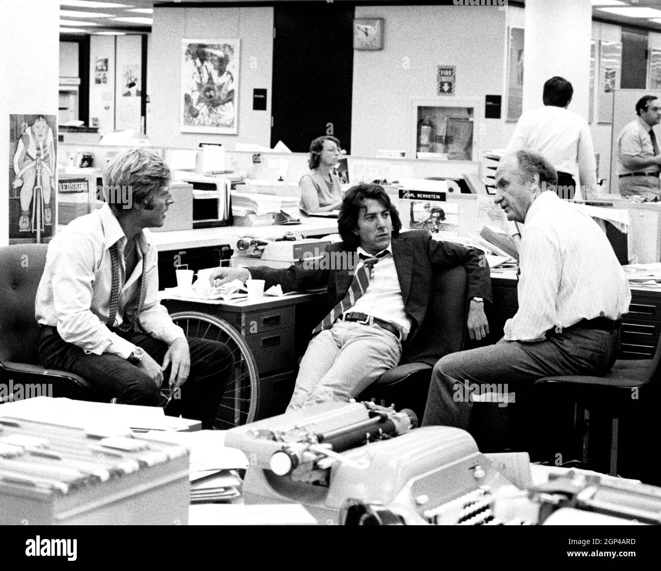 ALL THE PRESIDENT'S MEN, from left, Robert Redford, Dustin Hoffman ...