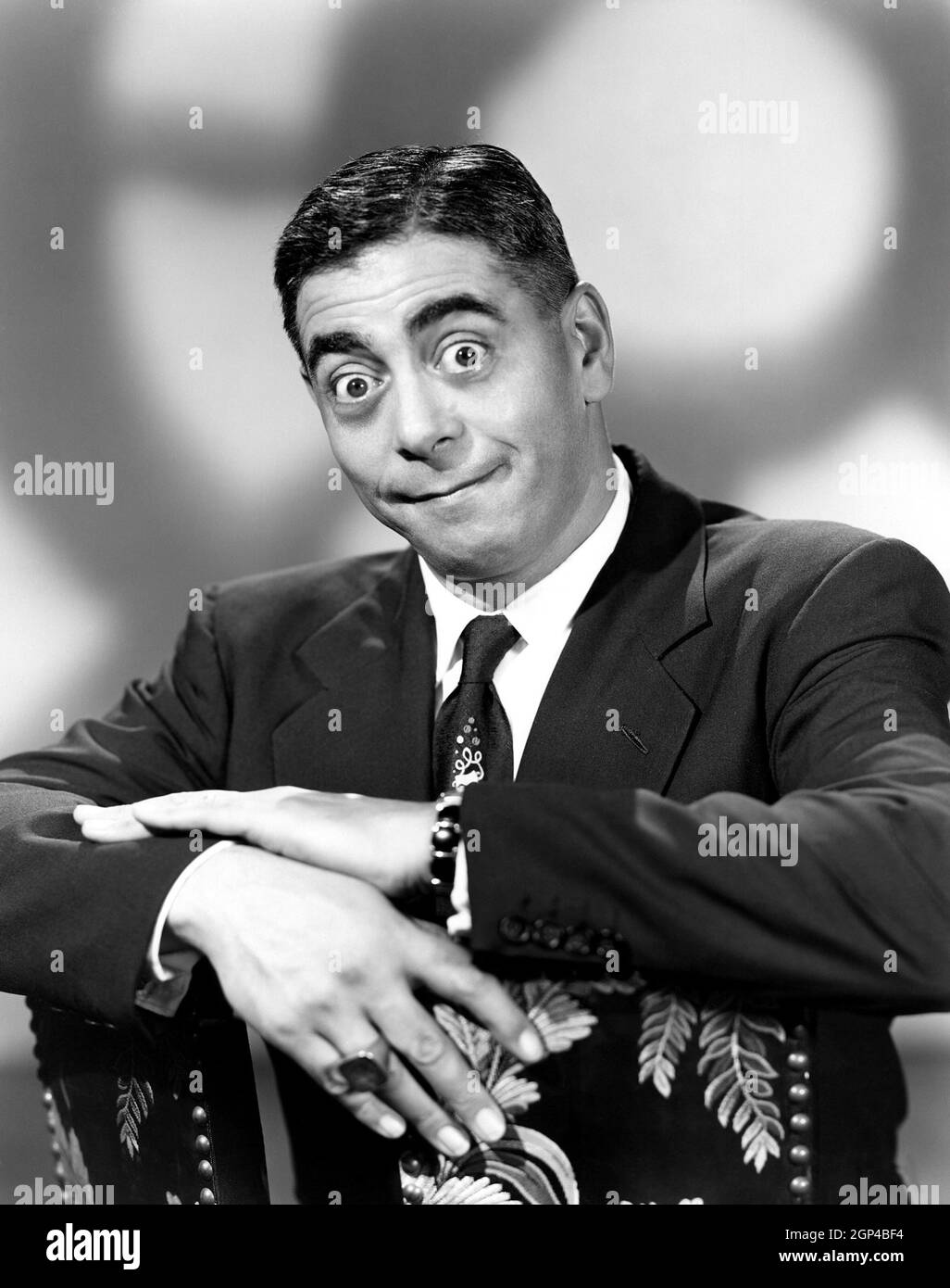 Robert Strauss Actor