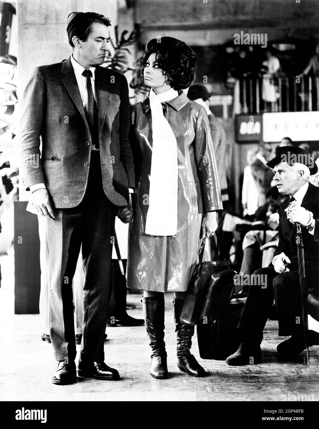 ARABESQUE, from left, Gregory Peck, Sophia Loren, 1966 Stock Photo - Alamy