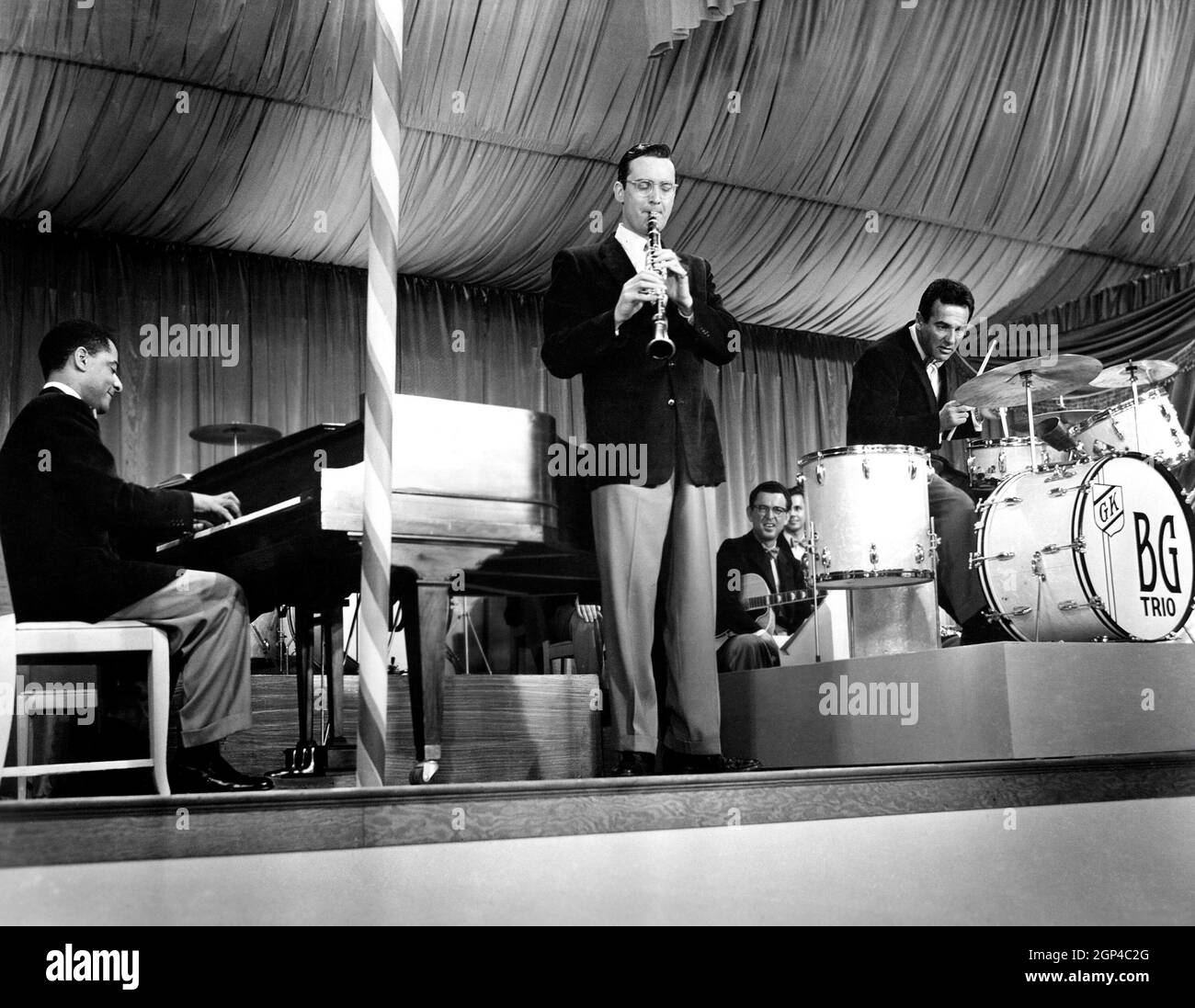 THE BENNY GOODMAN STORY, from left, Teddy Wilson, Steve Allen, Gene ...