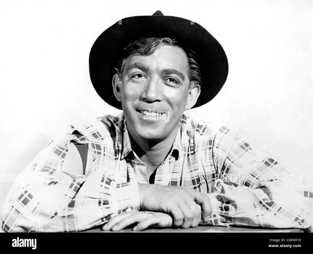 BLACK GOLD, Anthony Quinn, 1947 Stock Photo - Alamy