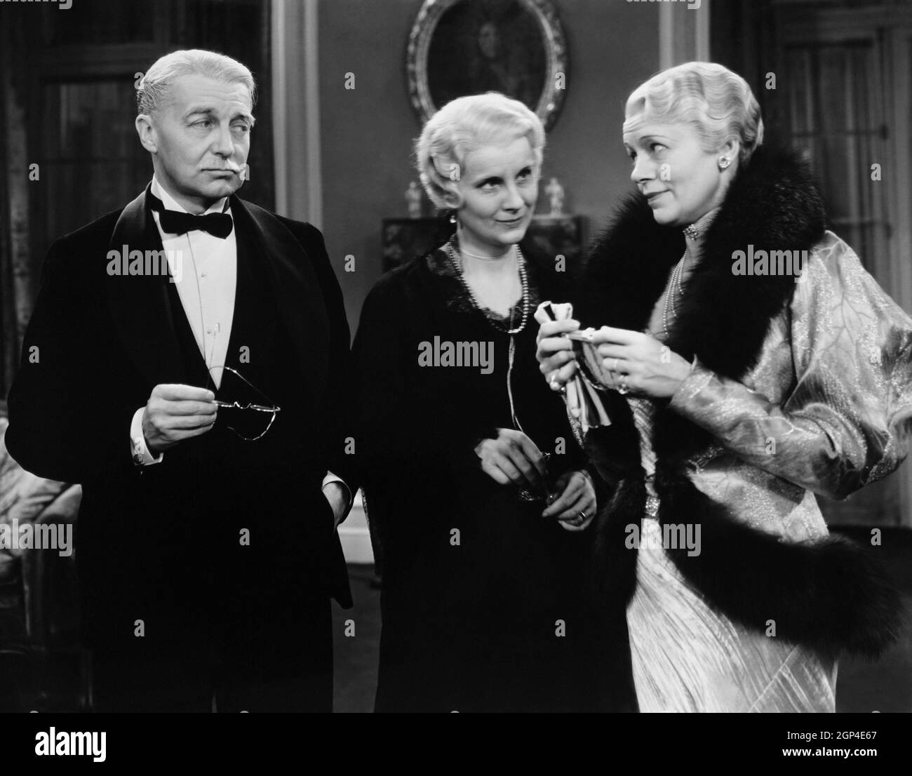 CAVALCADE, from left: Clive Brook,Diana Wynyard, Irene Browne, 1933, TM ...