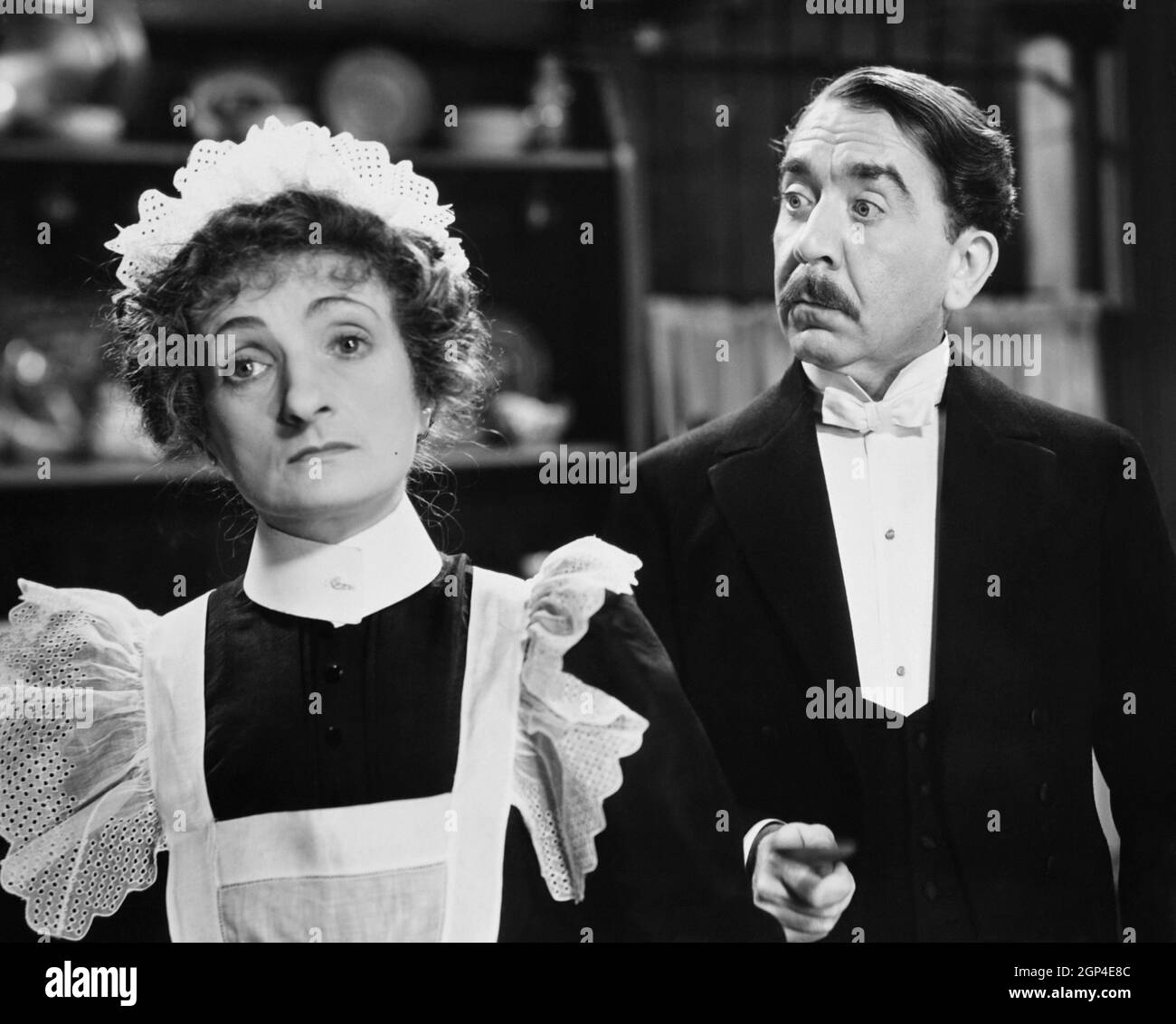 CAVALCADE, from left: Una O'Connor, Herbert Mundin, 1933, TM ...