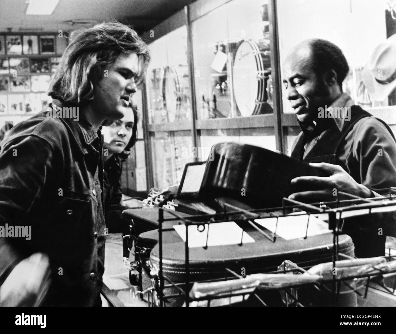 CISCO PIKE, front from left: Kris Kristofferson, Roscoe Lee Browne ...