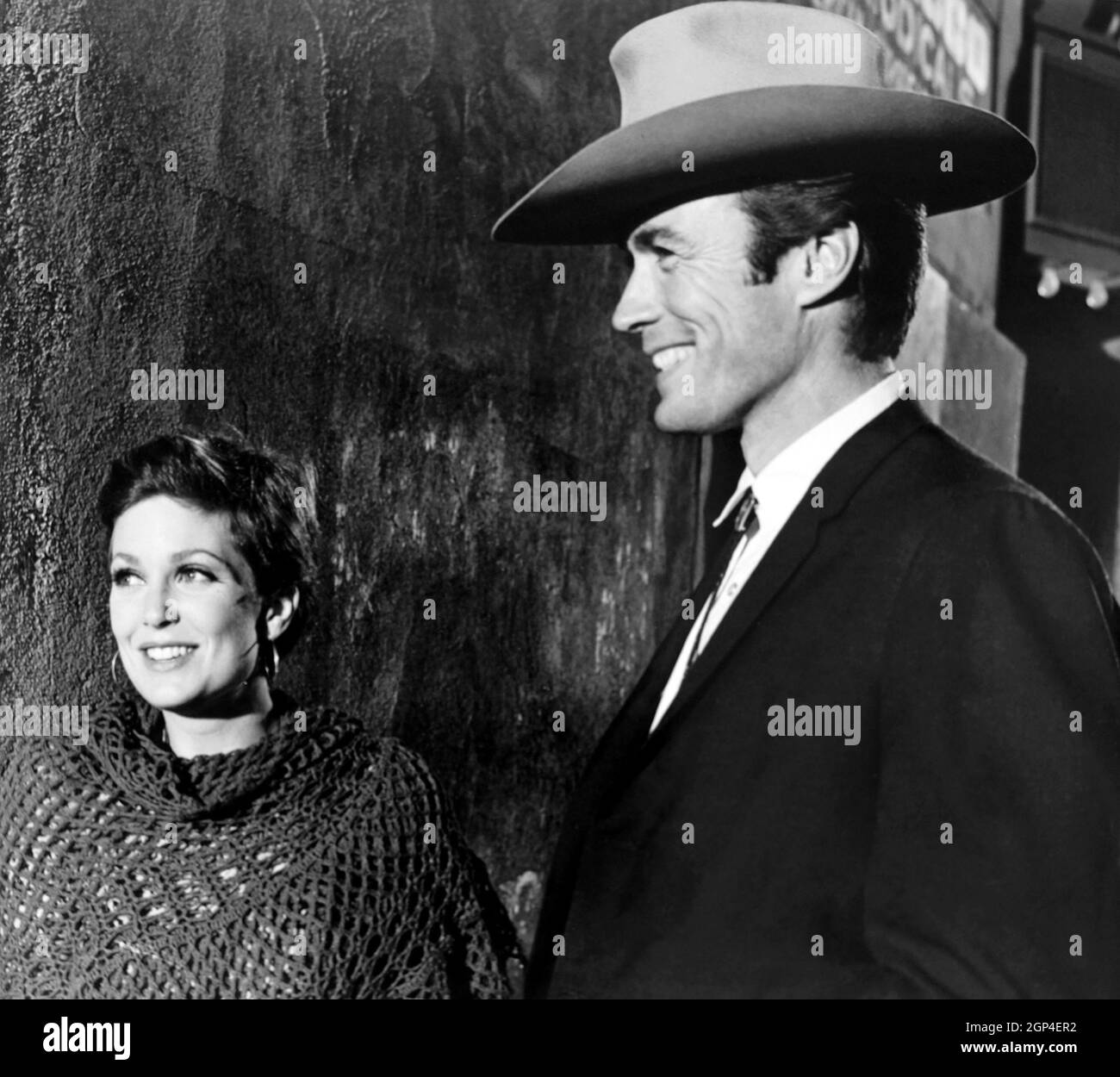 COOGAN'S BLUFF, from left, Susan Clark, Clint Eastwood, 1968 Stock ...