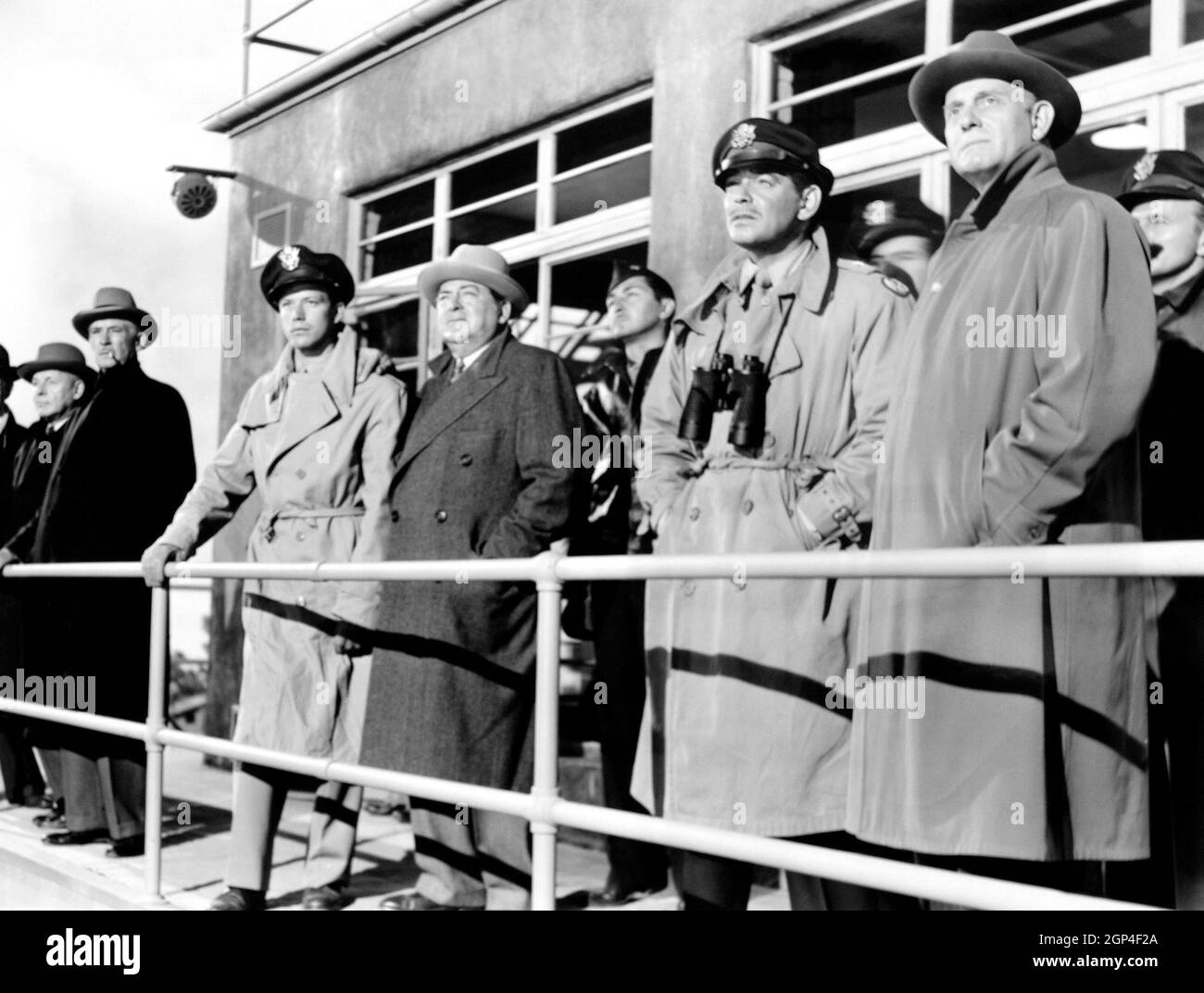 COMMAND DECISION, from left, Richard Quine, Edward Arnold, Clark Gable ...