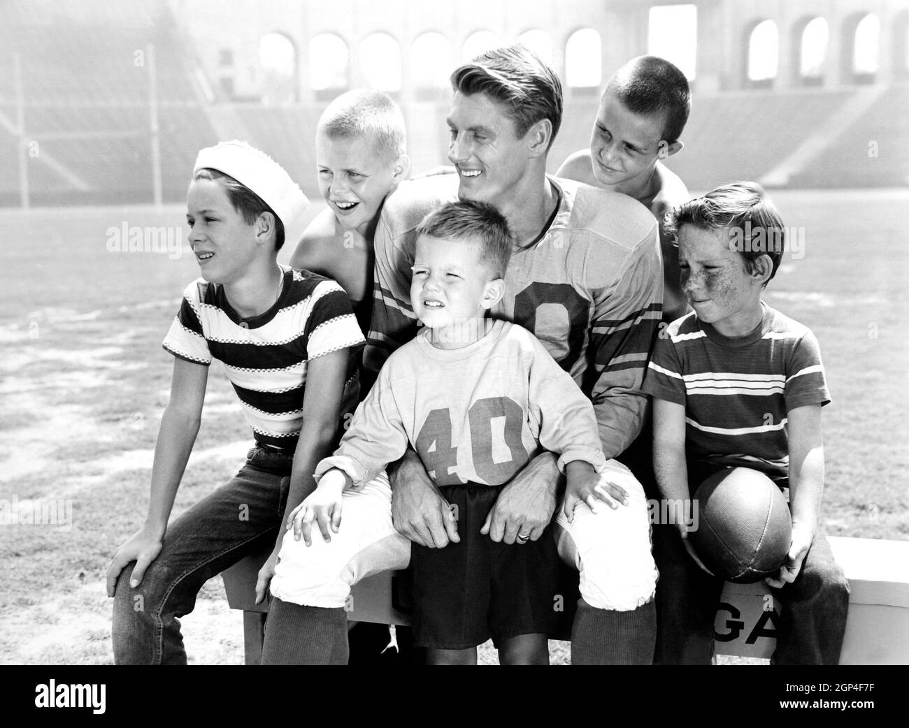 CRAZYLEGS, Elroy 'Crazylegs' Hirsch, 1953 Stock Photo - Alamy