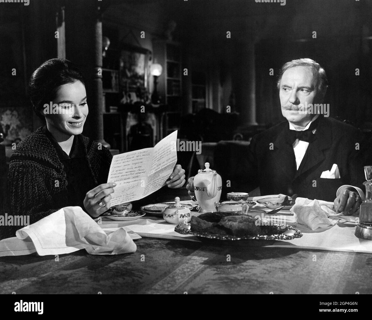DOCTOR ZHIVAGO, from left, Geraldine Chaplin, Ralph Richardson, 1965 ...