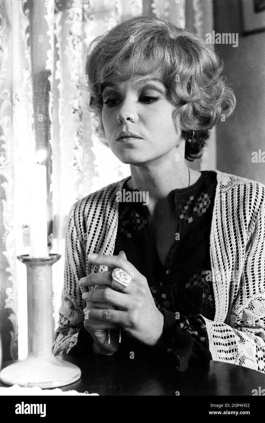 FAMILY PLOT, Barbara Harris, 1976 Stock Photo - Alamy