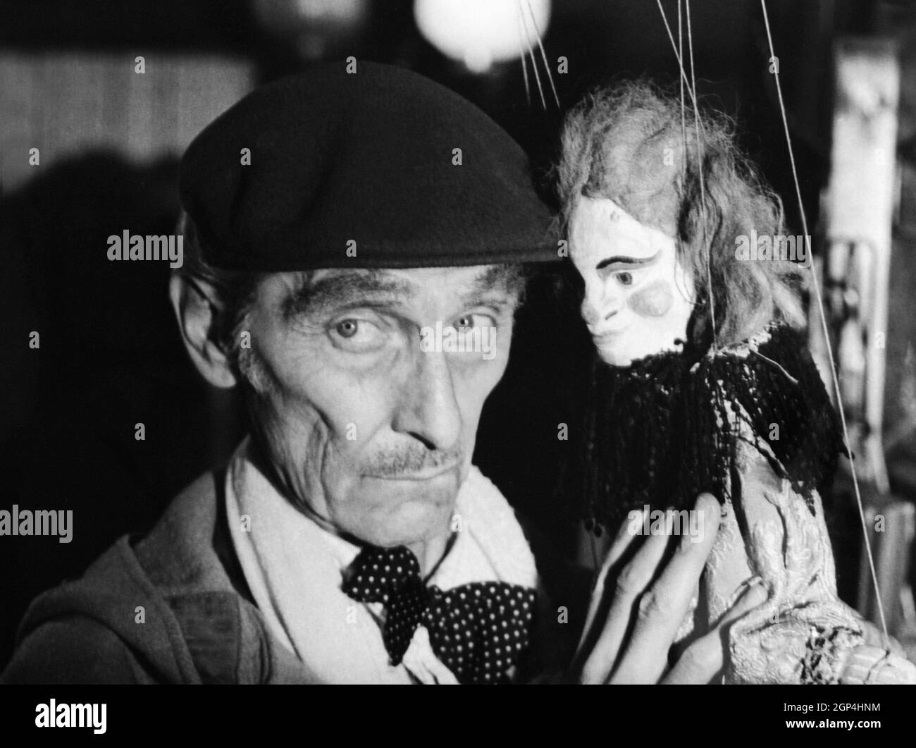 FROM BEYOND THE GRAVE, Peter Cushing, 1974 Stock Photo - Alamy