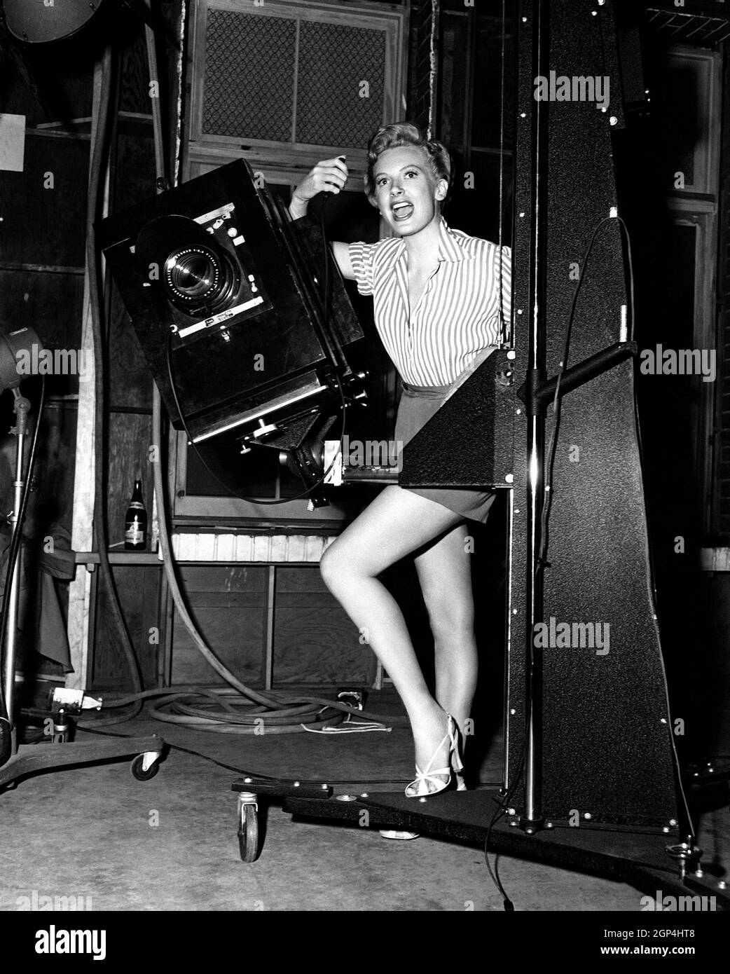 FROM HERE TO ETERNITY, Deborah Kerr, playing around with a camera, on ...