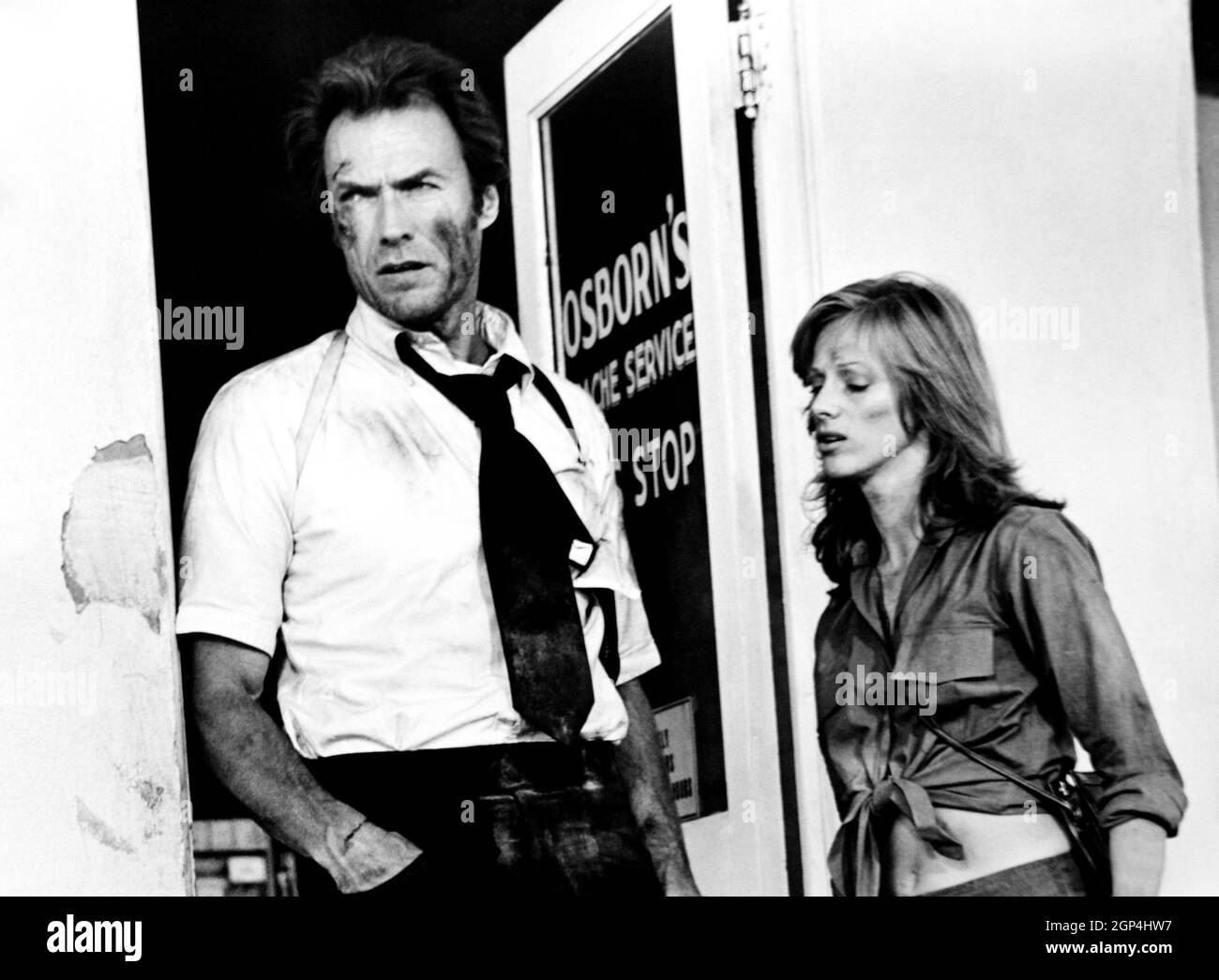 THE GAUNTLET, from left, Clint Eastwood, Sondra Locke, 1977. ©Warner ...