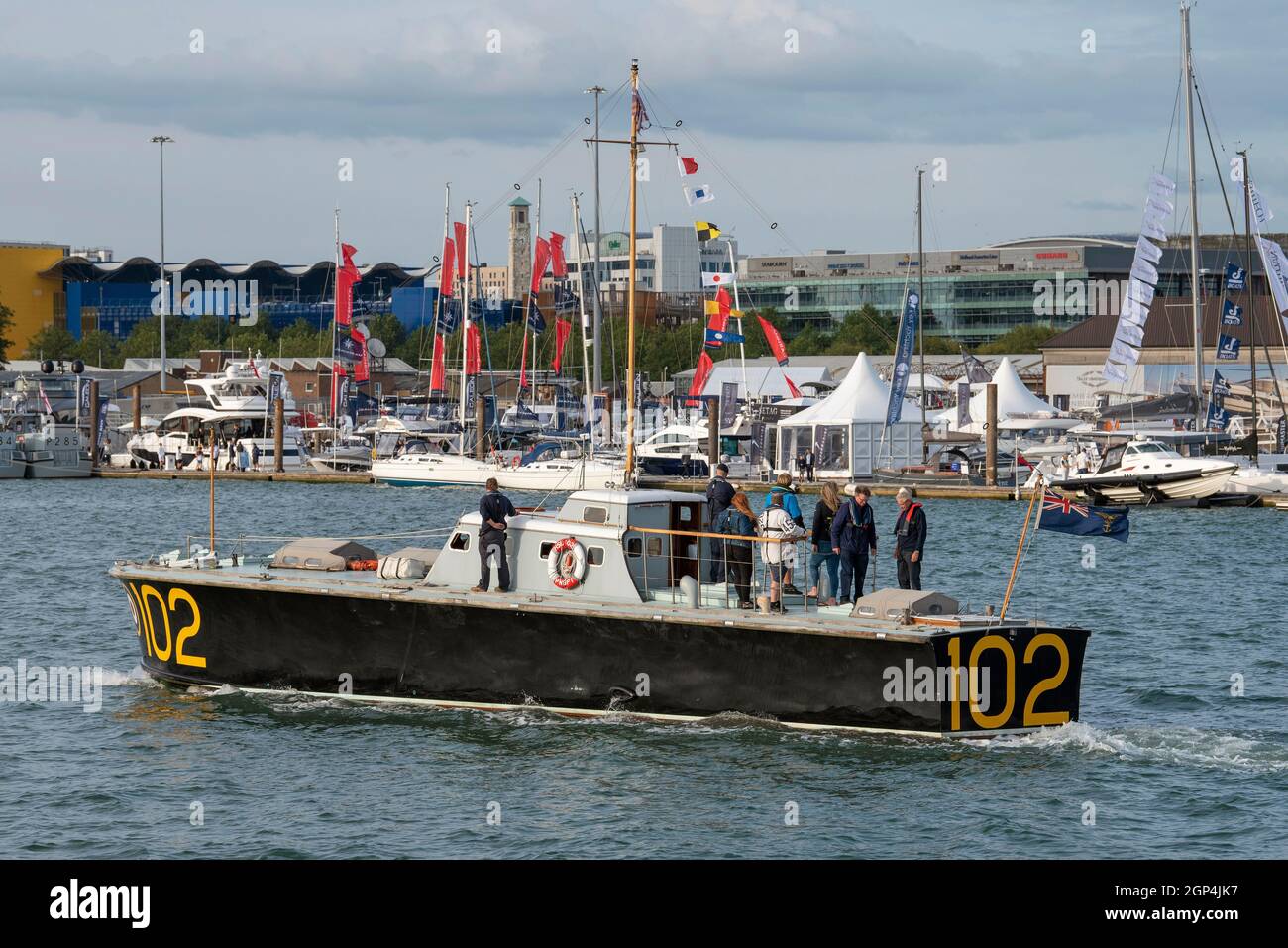 Raf launch 102 hi-res stock photography and images - Alamy