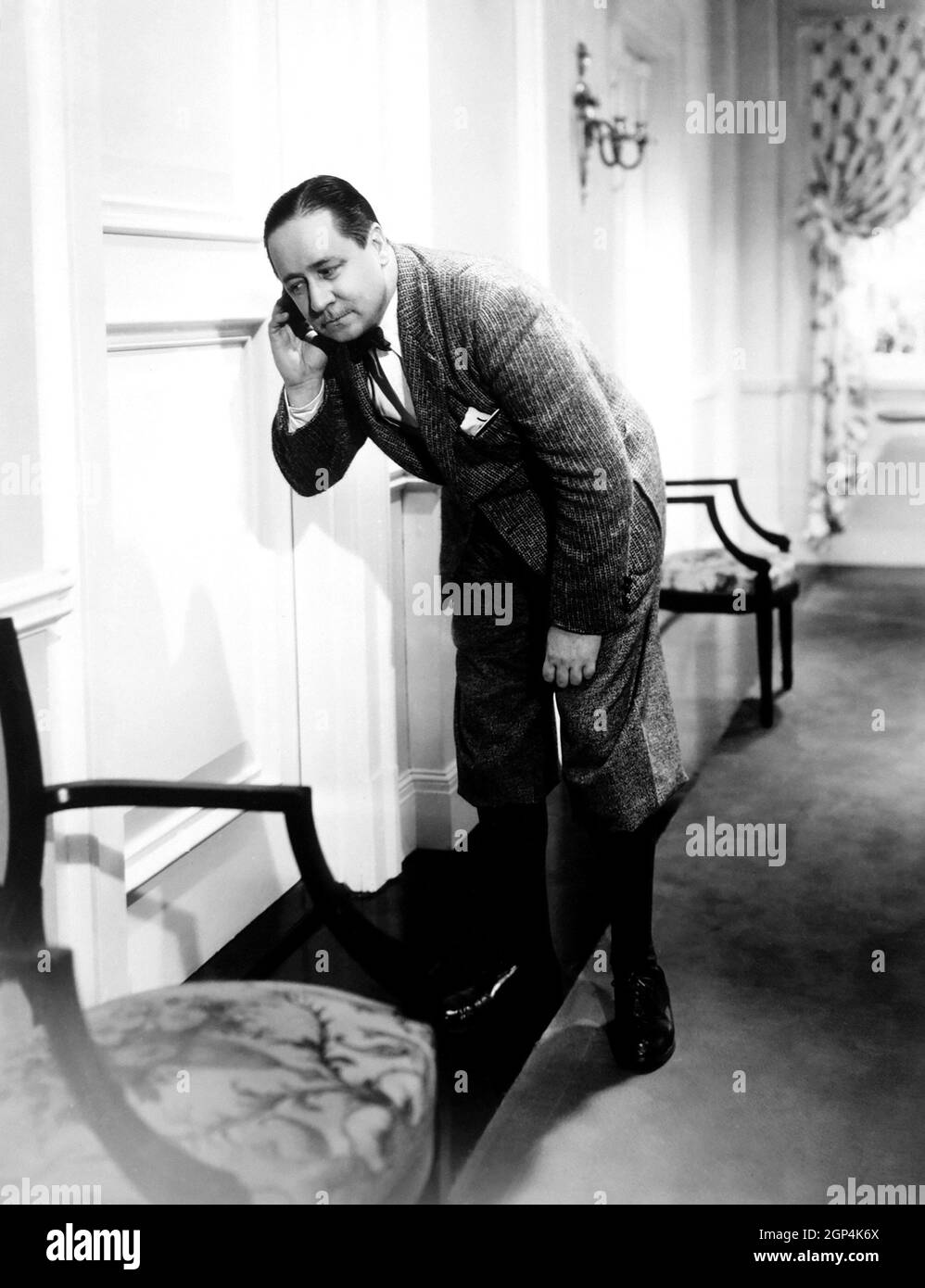 HOW TO BEHAVE, Robert Benchley, 1936 Stock Photo - Alamy