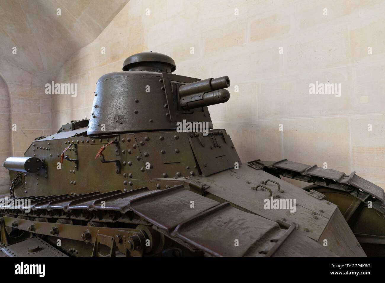Antique tank from the World War II Stock Photo - Alamy