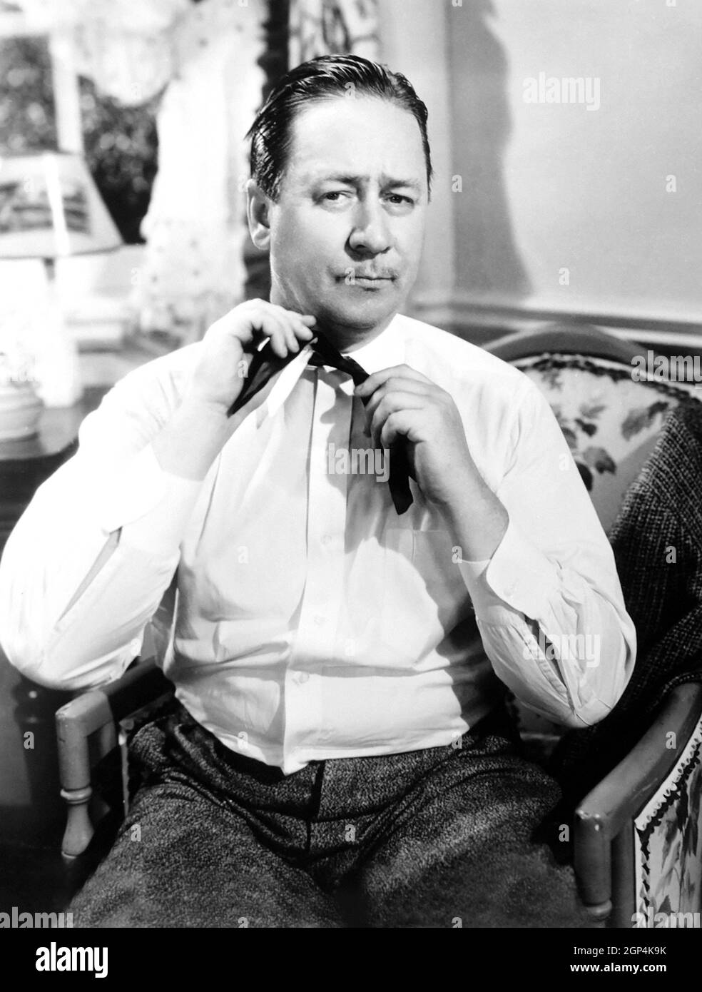 HOW TO BEHAVE, Robert Benchley, 1936 Stock Photo - Alamy