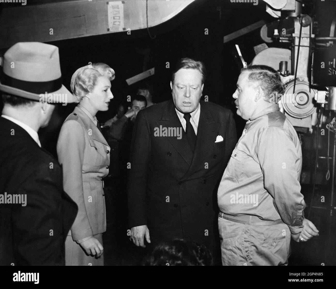 THE MAN FROM DOWN UNDER, from left: Binnie Barnes, director Robert Z ...