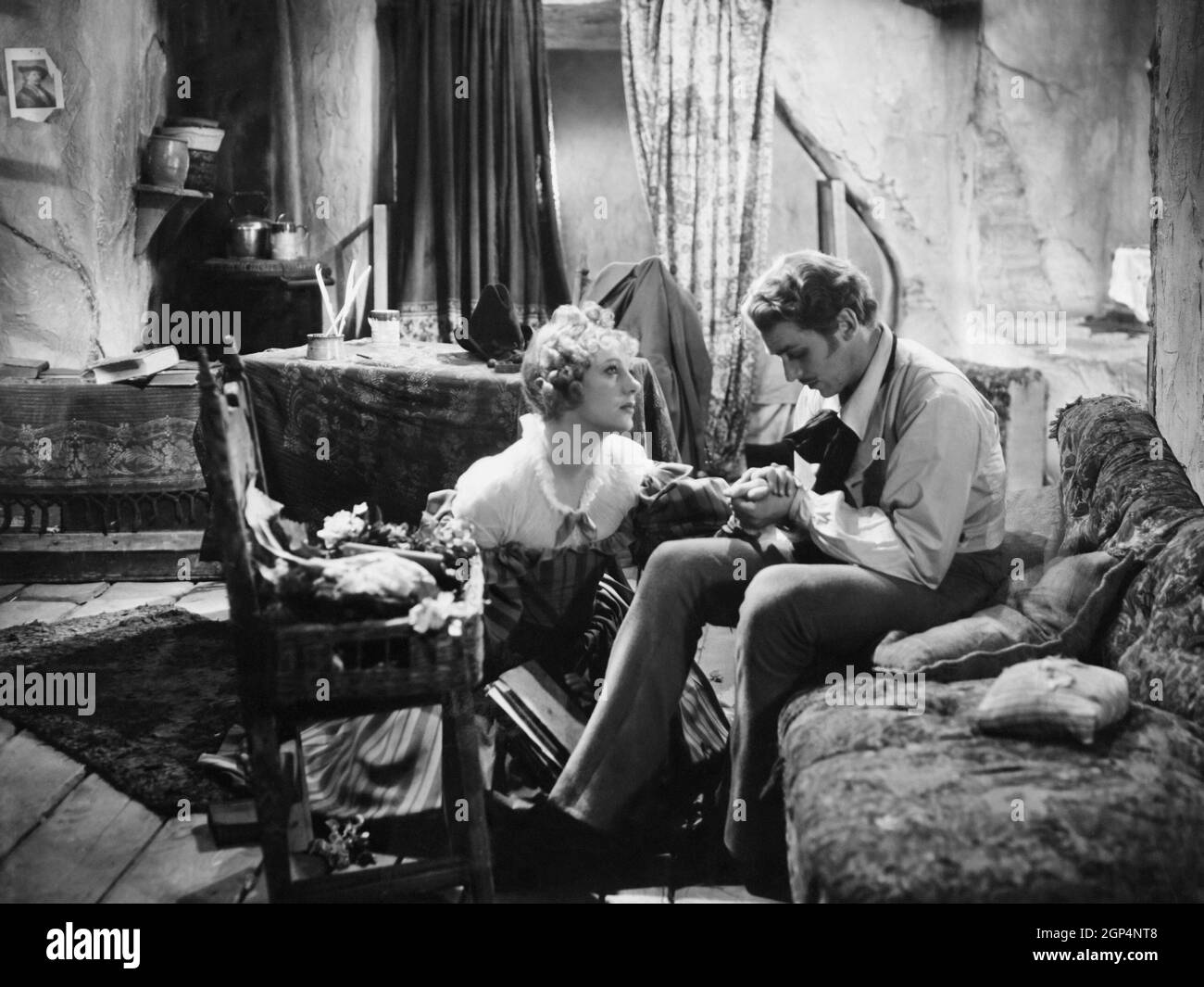 MIMI, from left: Gertrude Lawrence, Douglas Fairbanks Jr., 1935 Stock Photo - Alamy