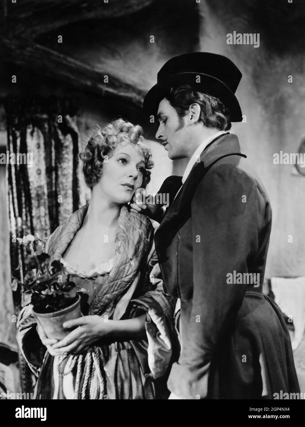 MIMI, from left: Gertrude Lawrence, Douglas Fairbanks Jr., 1935 Stock Photo - Alamy