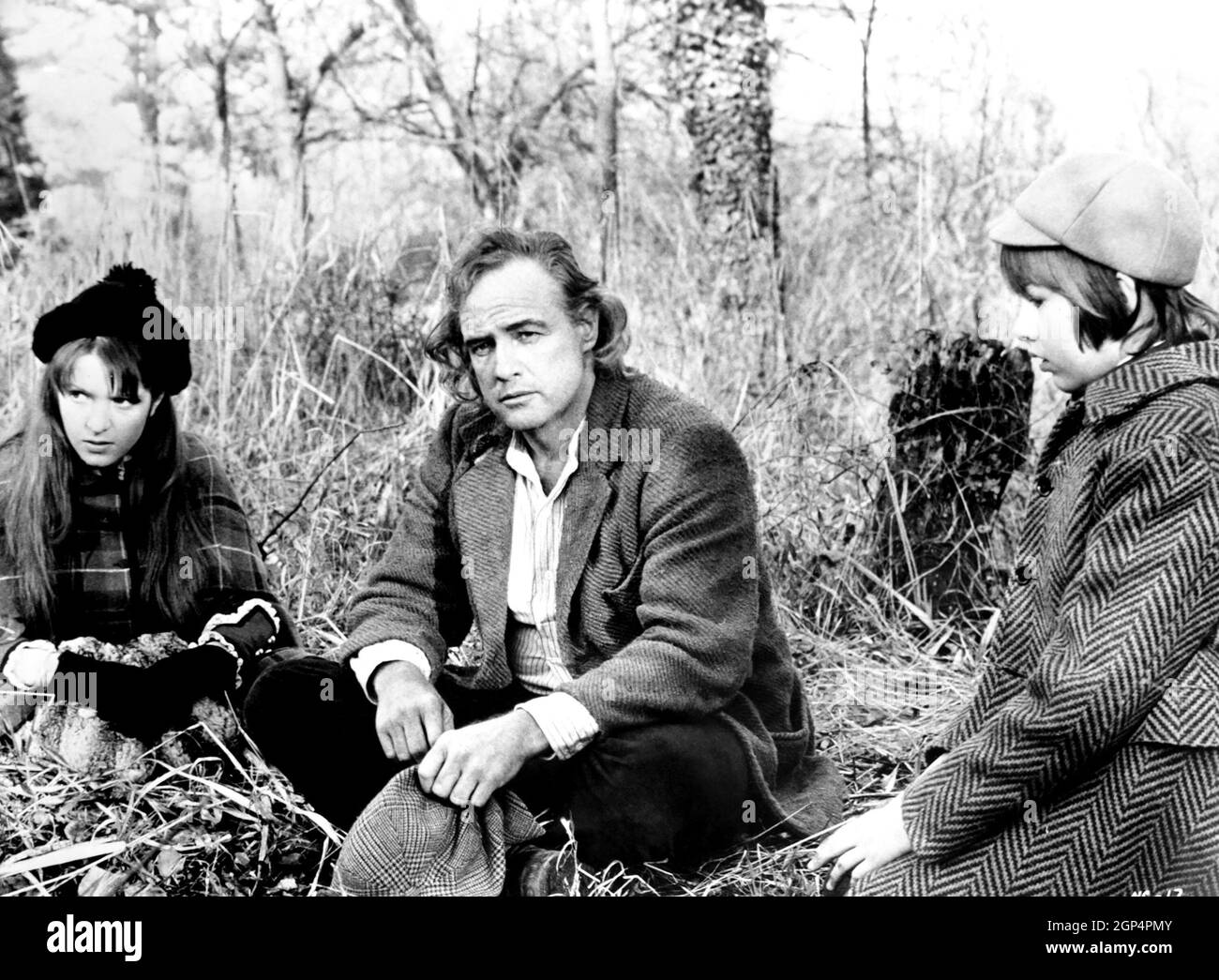 THE NIGHTCOMERS, from left, Verna Harvey, Marlon Brando, Christopher ...