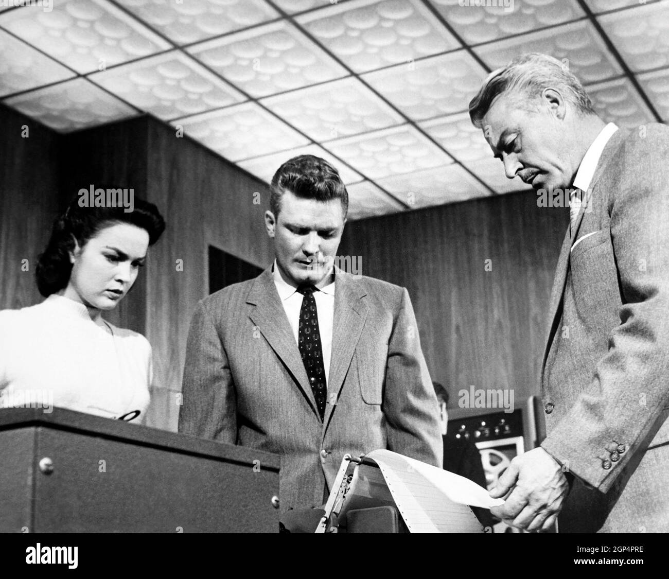 THE NIGHT THE WORLD EXPLODED, from left, Kathryn Grant, William Leslie ...