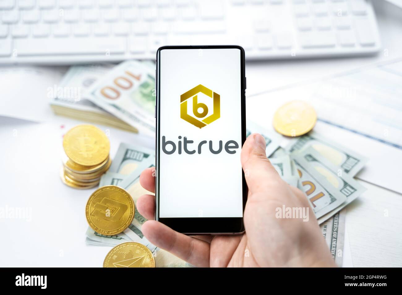 Bitrue logo hi-res stock photography and images - Alamy